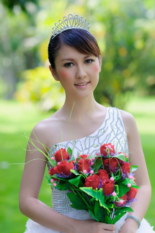 Chinese Bride with Wedding Dress Stock Photo - Image of chinese ...