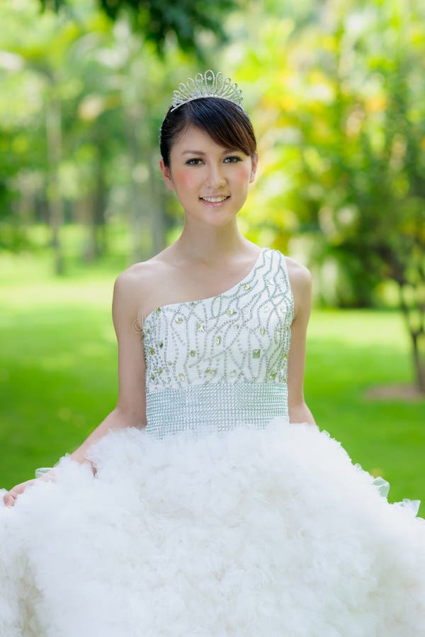 Chinese Bride with Wedding Dress Stock Image - Image of smile, portrait ...
