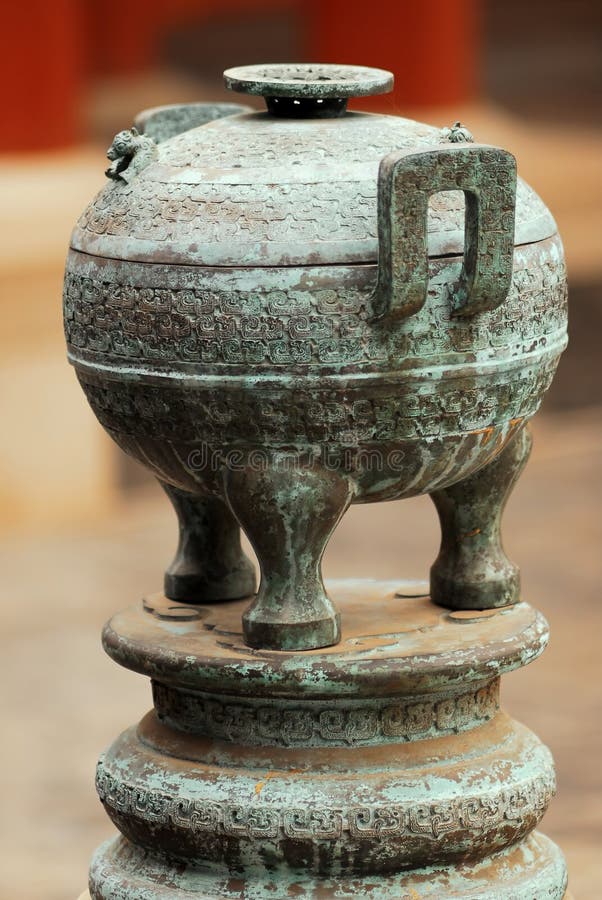 Chinese bronze vase stock photo. Image of oxidation, medieval - 7307360