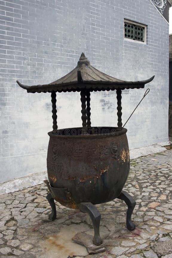 Chinese cauldron stock image. Image of macao, rust, temple - 269564775