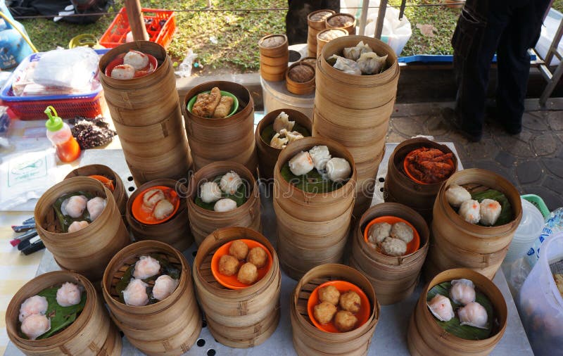 Chinese Cuisine China Yunnan Kunming Cuisine Rice Noodle Soup Crossing ...