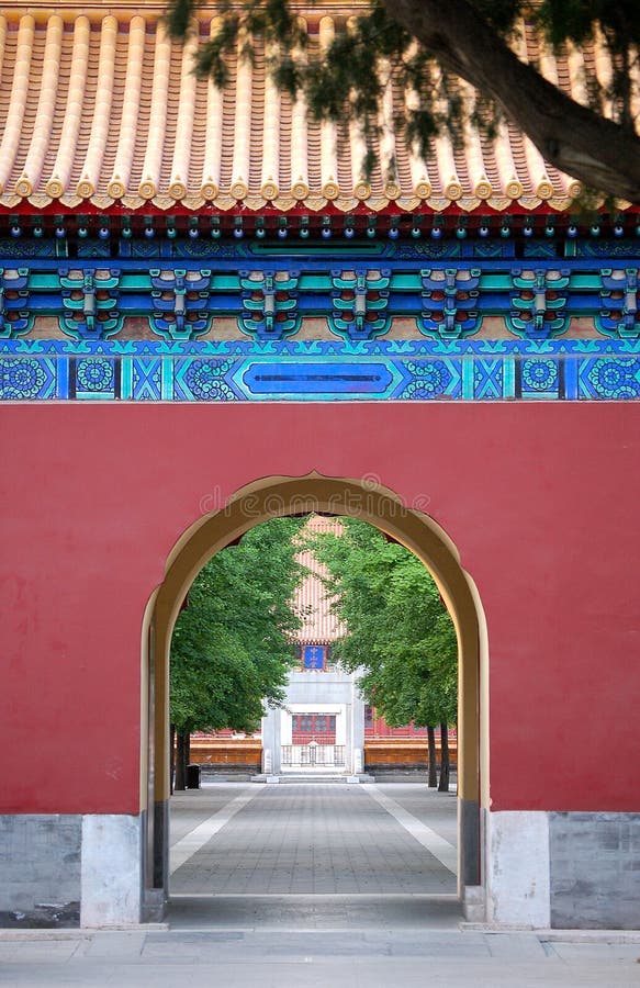 Chinese door stock photo. Image of culture, tiles, road - 5043540