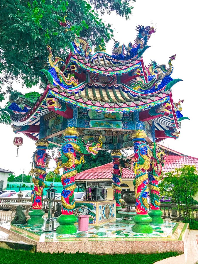 Chinese Dragon and Pavilion Stock Image - Image of pagodas, kusala ...