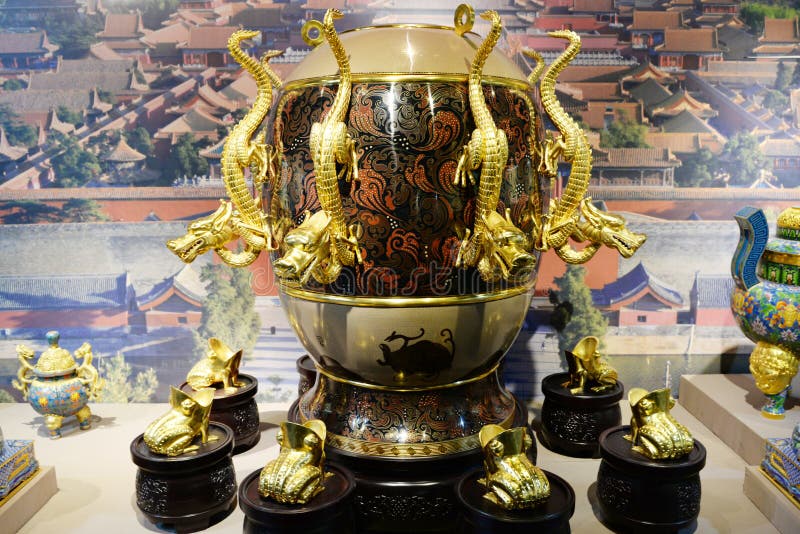 Ancient Chinese Seismograph Editorial Image - Image of science, history ...