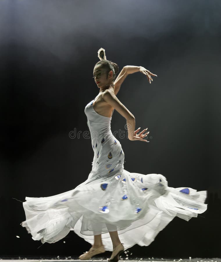 Chinese Famous Dancer Yang Liping Editorial Stock Image - Image of ...