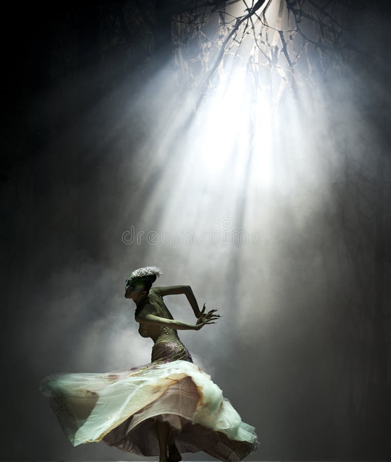 Chinese Famous Dancer Yang Liping Editorial Stock Image - Image of ...