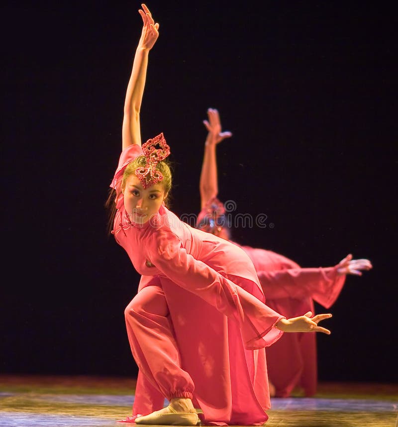 Chinese folk dance editorial stock photo. Image of performers - 5303358