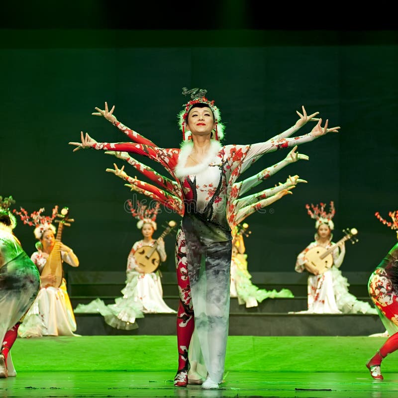 Chinese Folk Dance Performance Editorial Photo - Image of passionate ...