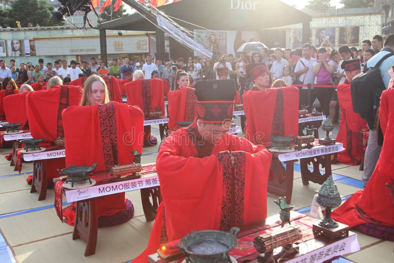 The Chinese and Foreign Students with a Blessing of Hanfu Gathered in ...