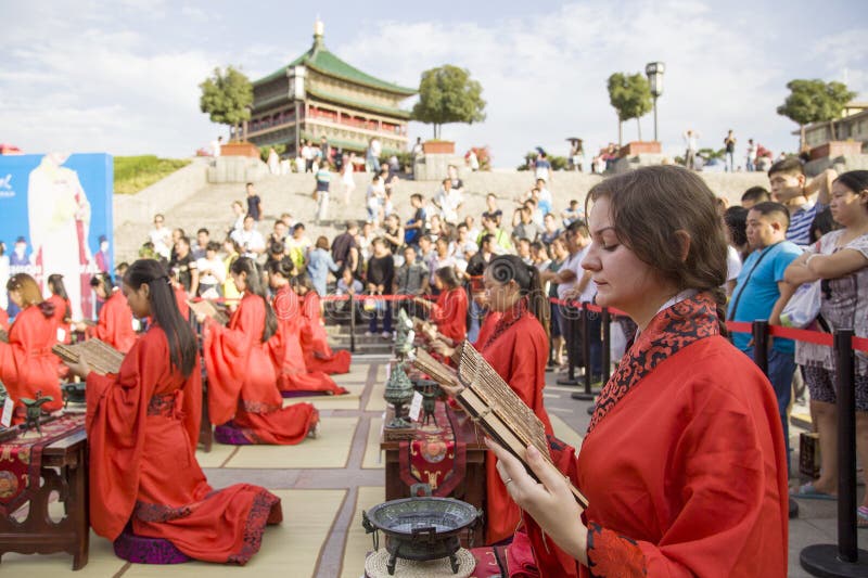 The Chinese and Foreign Students with a Blessing of Hanfu Gathered in ...