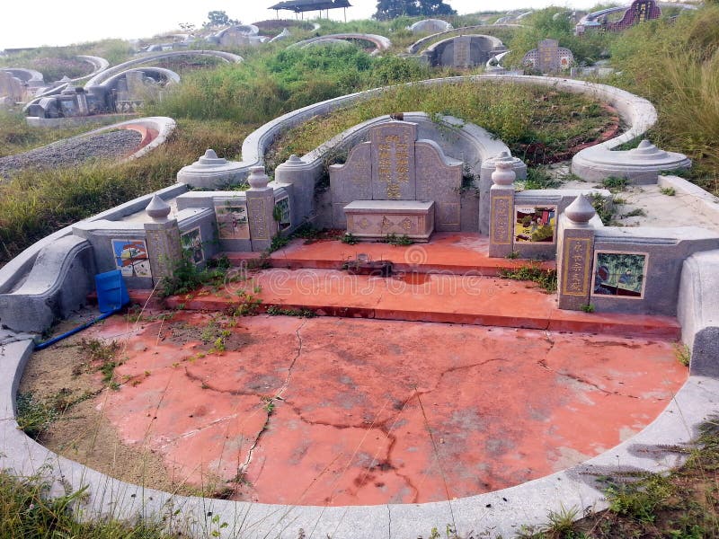 Chinese Graveyard editorial stock image. Image of tombstone - 56294194