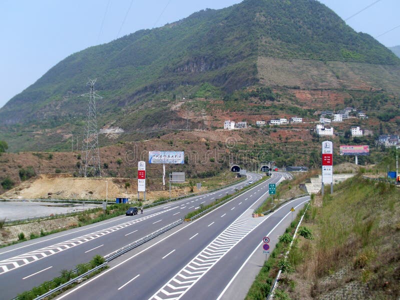 Chinese highway editorial photo. Image of expressway - 41149011