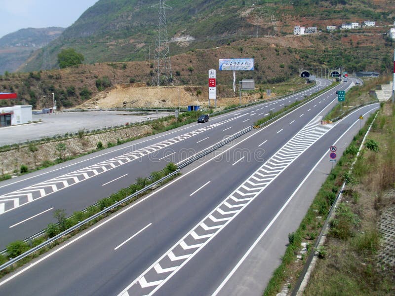 Chinese highway editorial photo. Image of expressway - 41149011