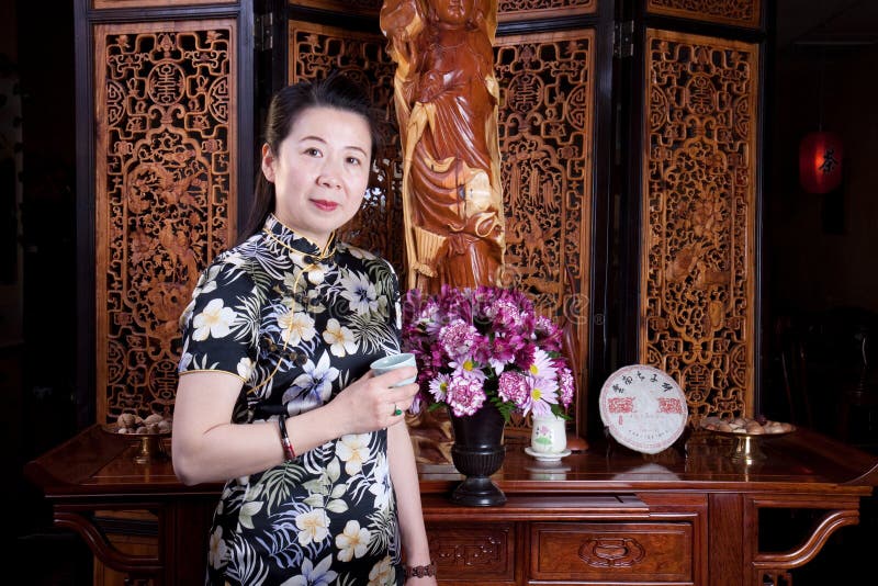 Chinese Lady, Traditionally Dressed Stock Image - Image of china, guan ...