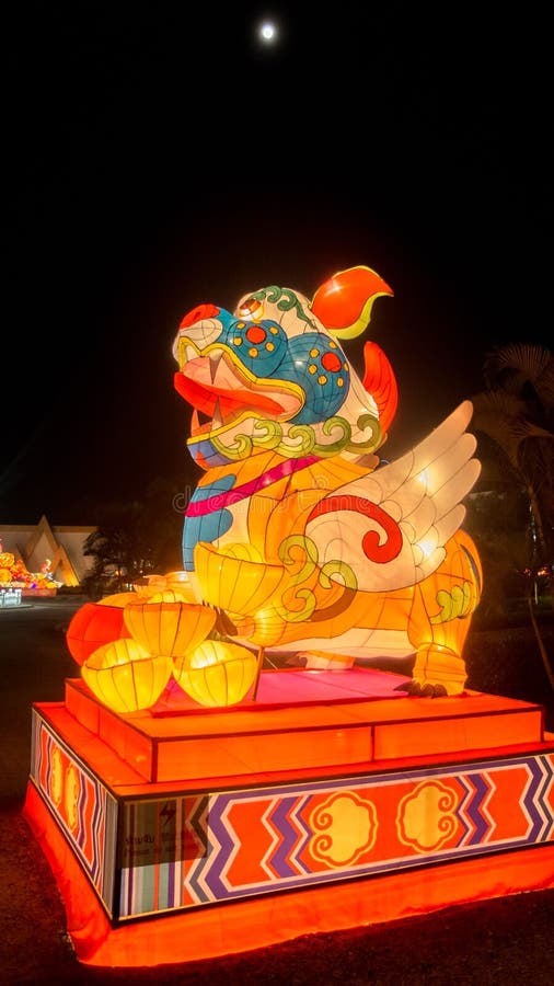 The lion and the moon stock image. Image of espaaplusmn - 82985347