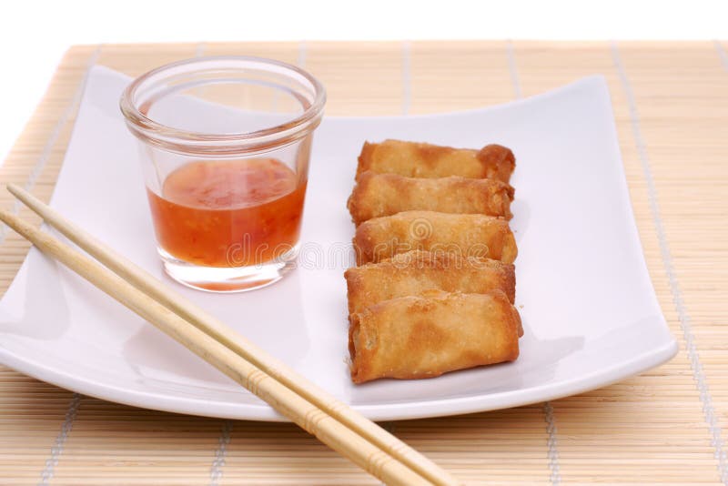 Chinese loempia stock afbeelding. Image of eetstokjes - 9003791