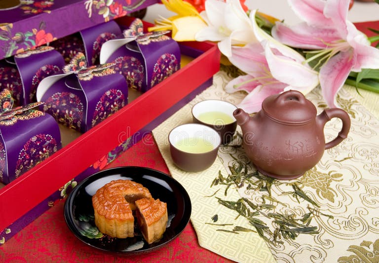 Chinese moon cake and tea stock image. Image of china - 2267851