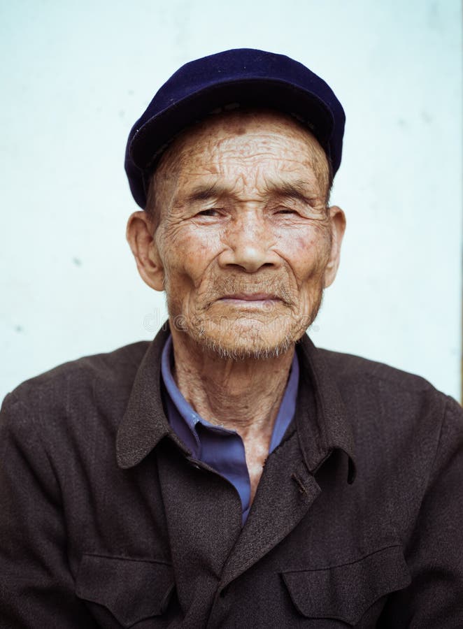 Chinese old man stock photo. Image of asian, outdoor - 31194364