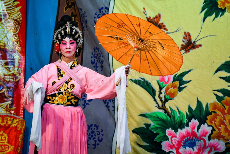 Chinese Opera Actor and Actress with Full Makeup Editorial Stock Image ...