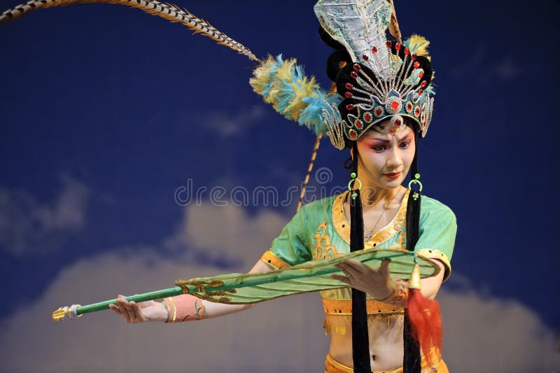 Chinese opera actress editorial stock image. Image of fitness - 17615864