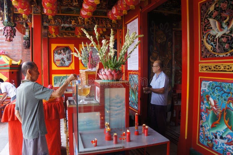 Chinese pray editorial photo. Image of people, city, culture - 49781231