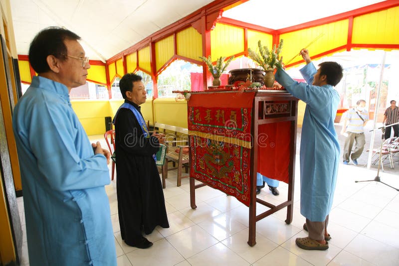 Chinese pray editorial photography. Image of preparing - 43795047