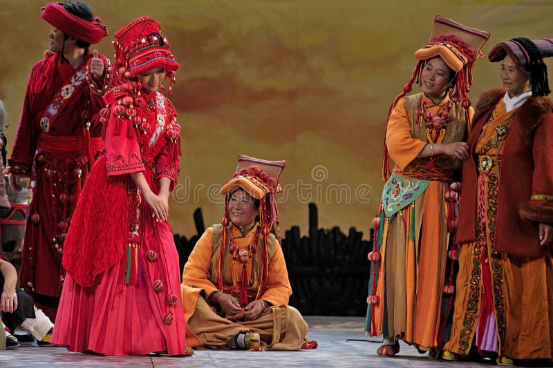Chinese Qiang Ethnic Dancers Editorial Photo - Image of excited, custom ...