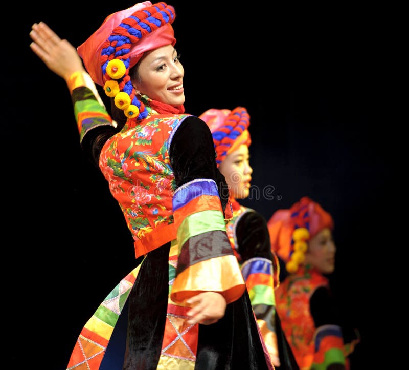 Chinese Qiang Ethnic Dancing Girl Editorial Image - Image of excited ...