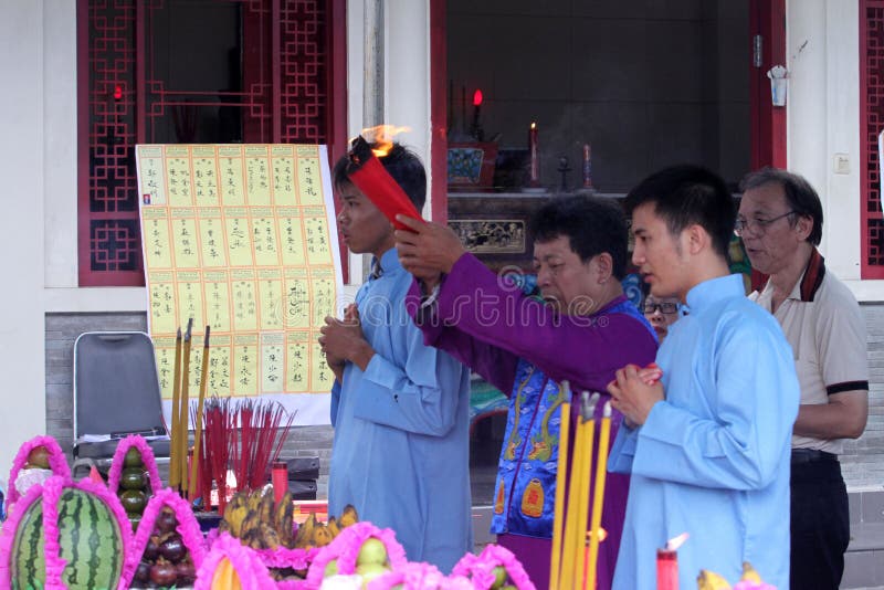 Chinese ritual editorial photography. Image of citizens - 70032167