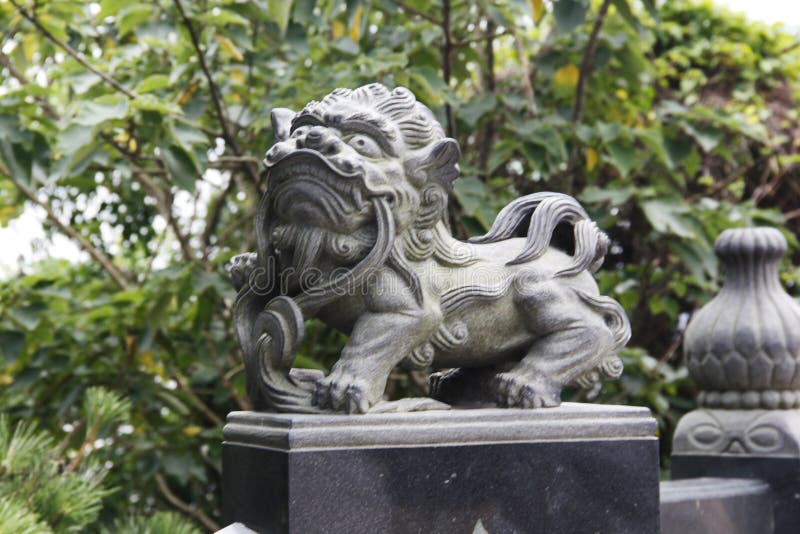 Chinese stone lion editorial image. Image of monument - 254135465