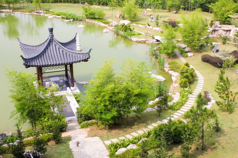 Chinese Style Garden with Pavilion Stock Image - Image of chinese, shui ...