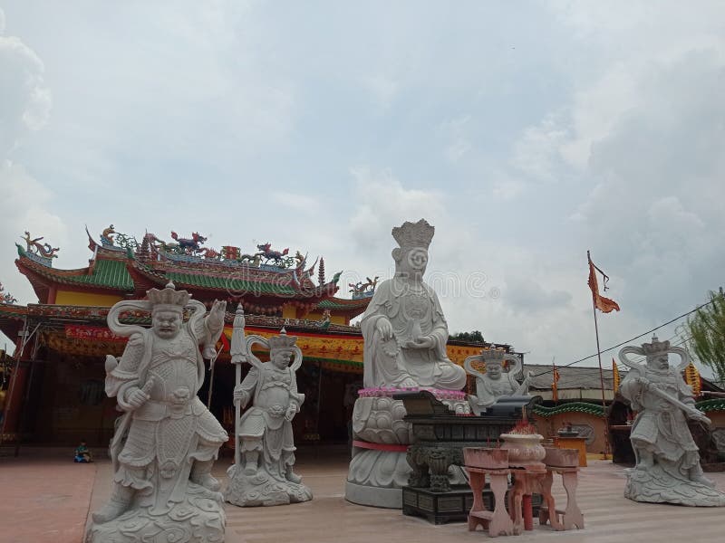 Chinese Temple Stone Statue Traditional Temple Stock Photo - Image of ... Chinese Temple Stone Statue Traditional Temple Stock Photo - Image of ...