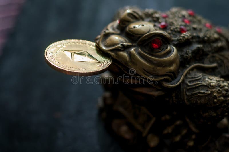 Chinese Toad with Etherium Coin Editorial Image - Image of feng, future ...