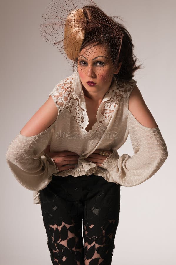 Chinese vrouw stock foto. Image of aziatisch, zwart, broek - 19144888