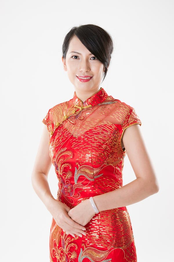 Chinese Vrouw in Cheongsam Met Traditioneel Ornament Stock Afbeelding ...