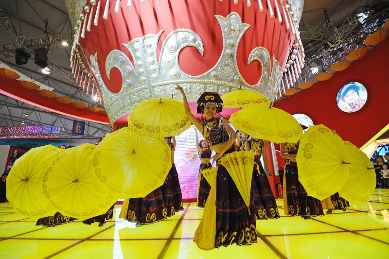 The Chinese Yi Girl Dancing Editorial Stock Image - Image of craft ...