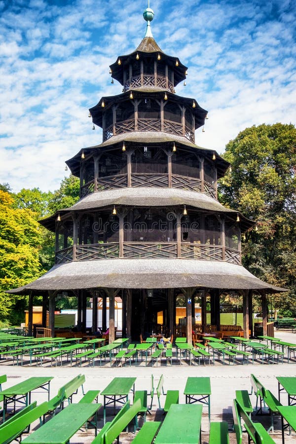 Chinesischer Turm - München Stock Foto - Image of chinees, zonlicht ...