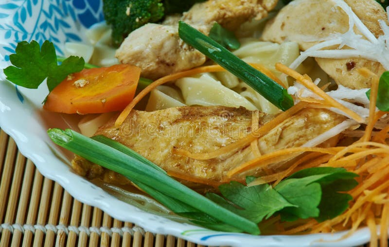 Chino Moo Goo Gai Pan imagen de archivo. Imagen de brotes - 102337527