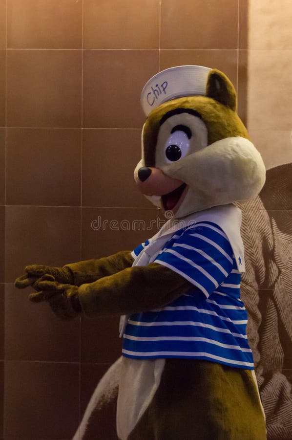 Chip on the Disney Magic editorial image. Image of meet - 113593630