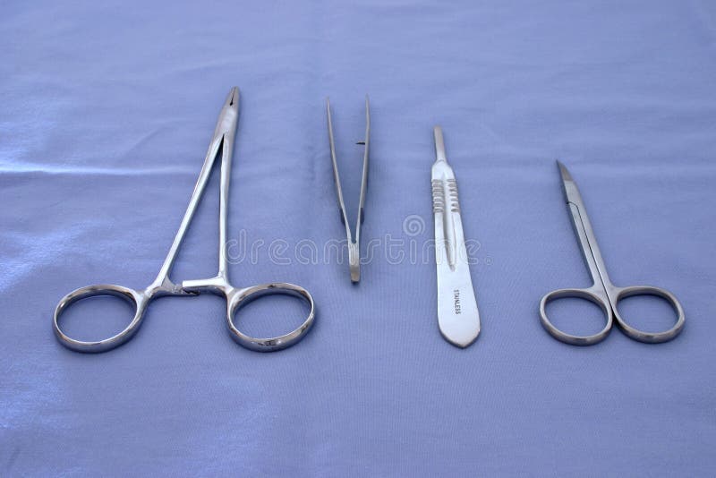 Chirurgische instrumenten stock foto. Image of roestvrij - 7154562