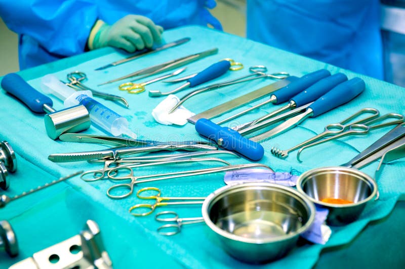 Chirurgische Instrumenten in De Werkende Ruimte Stock Foto - Image of ...
