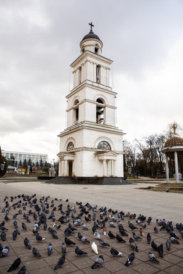 Architecture and Streets of Chisinau, Avenue of Stephen the Great in ...
