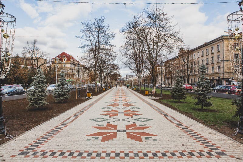 Architecture and Streets of Chisinau, Avenue of Stephen the Great in ...