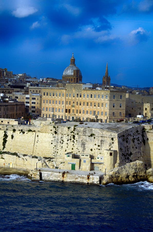 Chiuda Sulla Vista Del Mare a La Valletta, Malta Fotografia Editoriale ...