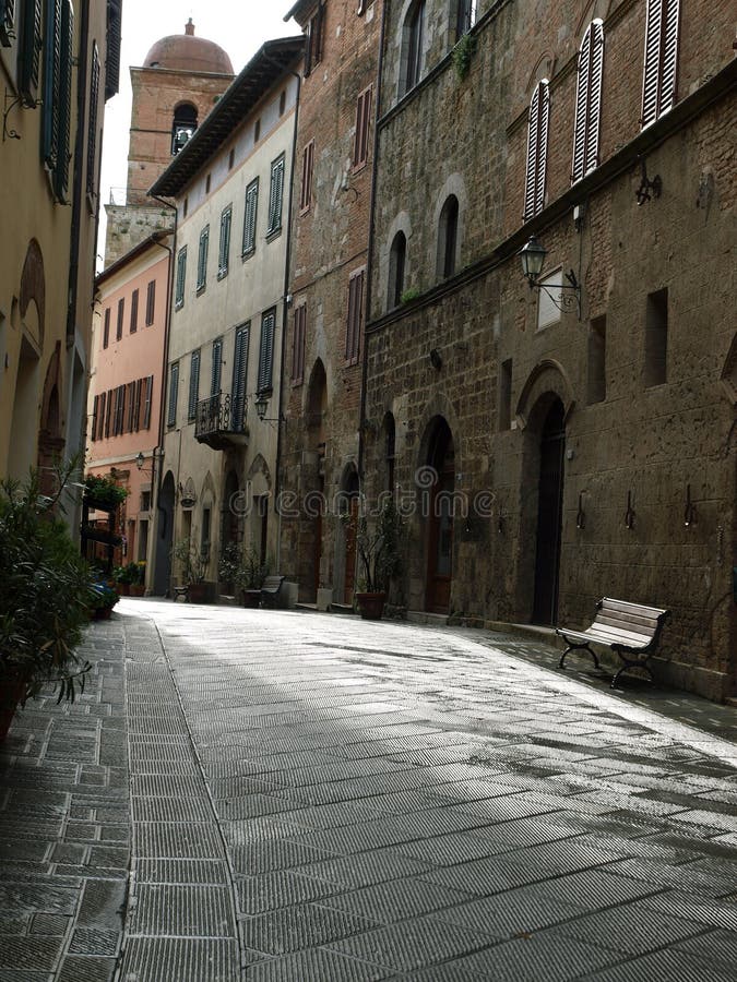 Chiusi fotografia stock. Immagine di italiano, costruzione - 35312448