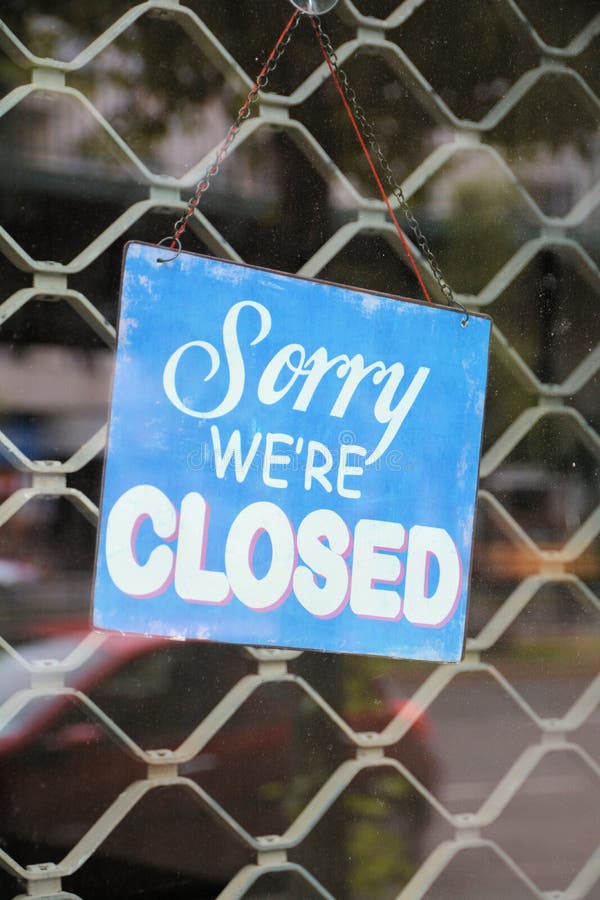 Chiuso Firmi Dentro La Finestra Del Negozio Fotografia Stock - Immagine ...
