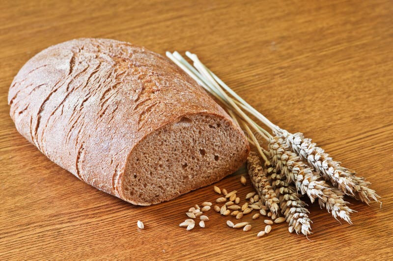 Chleb zdjęcie stock. Obraz złożonej z ziarno, chleb, żniwo - 10482514