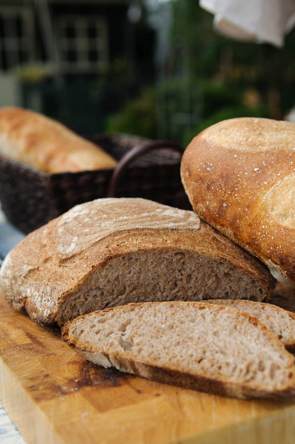 Chleb zdjęcie stock. Obraz złożonej z chleb - 20148894