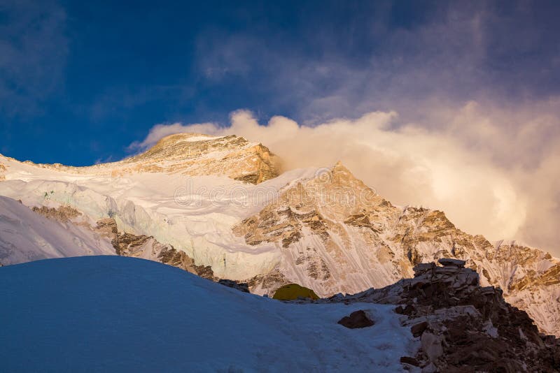Cho Oyu Sunset stock image. Image of cloud, himalaya - 40176341