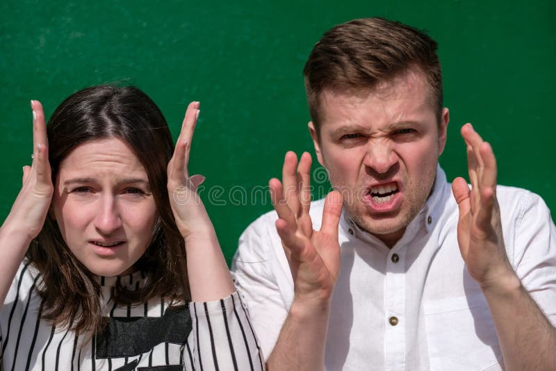 Chocando De Lo Que Vieron, Preocupación Sobre Problemas Foto de archivo ...